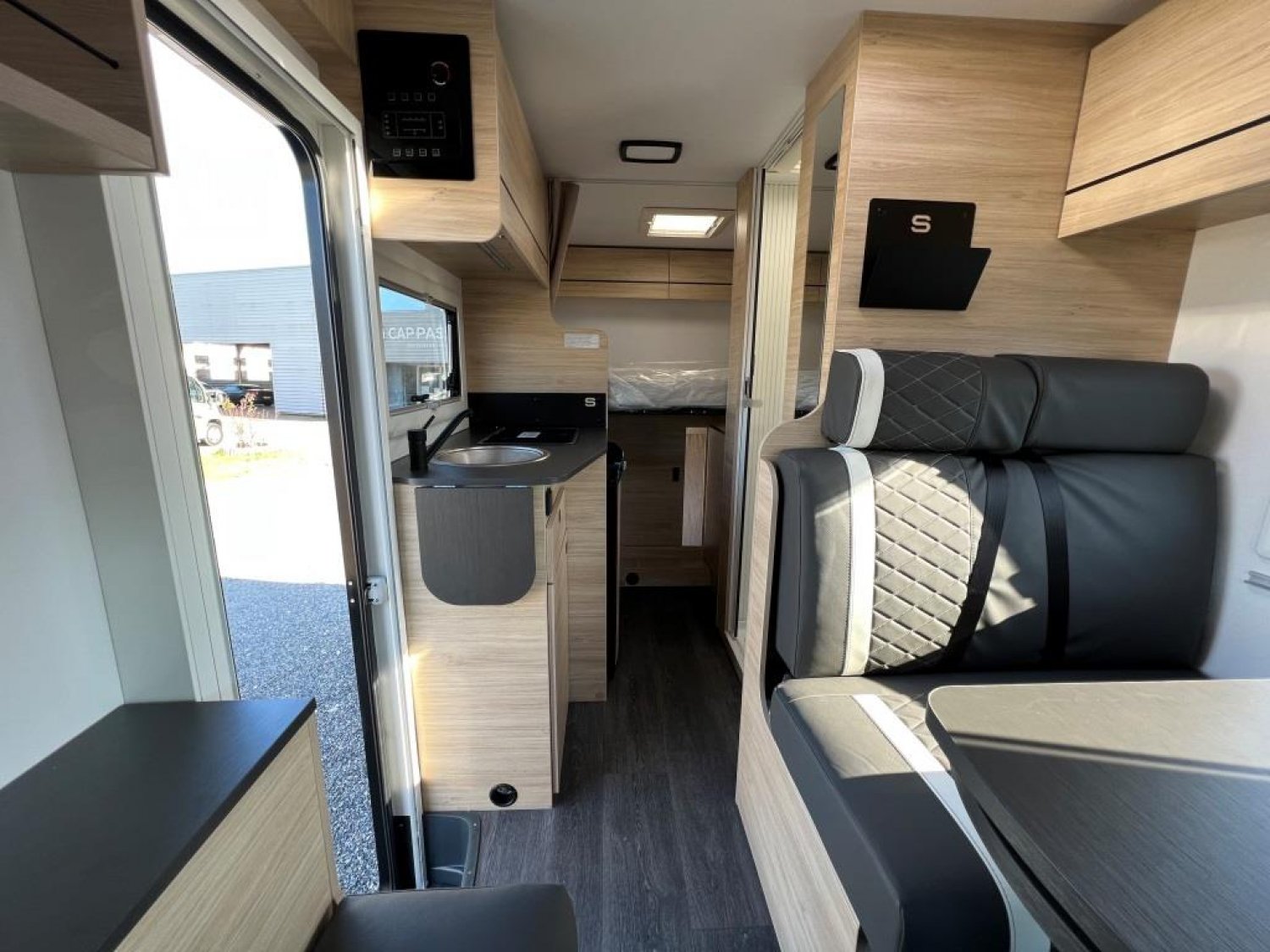 Challenger S194 Sport Edition EDION Neuf, porteur Ford TRANSIT 170 cv ...